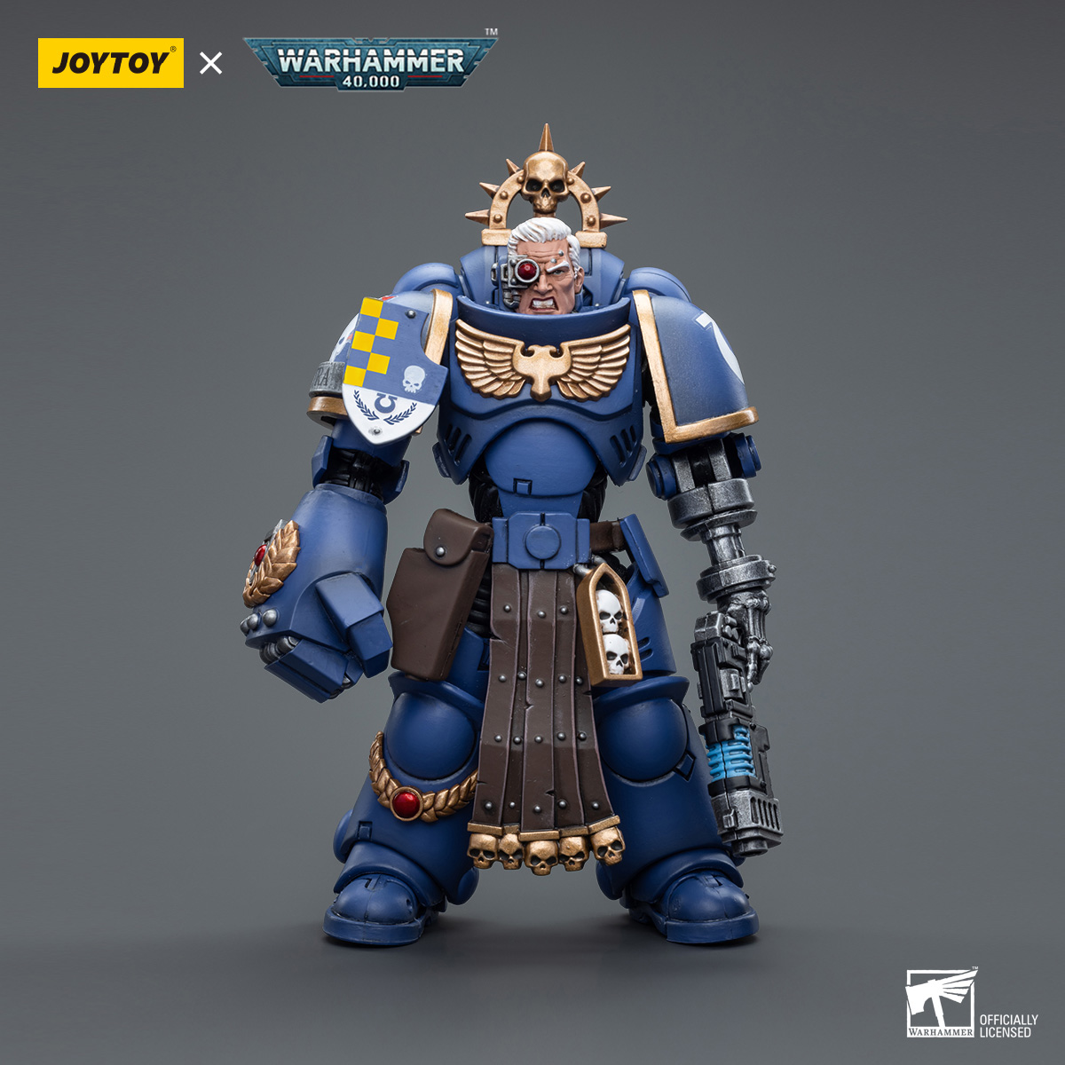 JoyToy Warhammer 40K Ultramarines Lieutenant with Power Fist